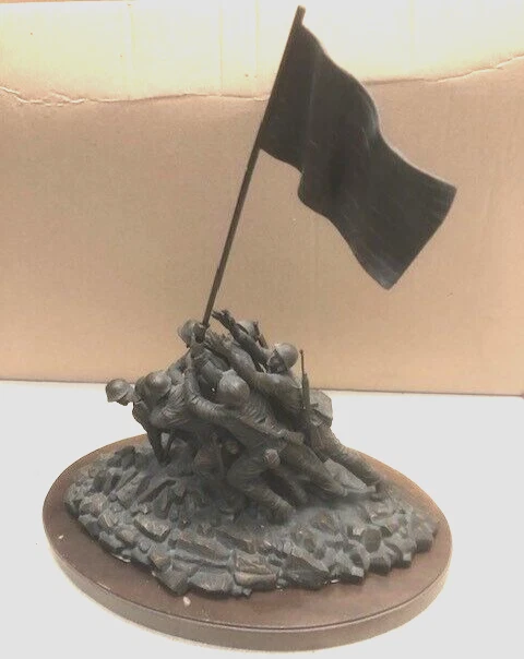 SCULPTURE OF RAISING Of The Flag On Iwo Jima Franklin Mint By Felix De ...