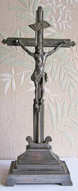 CRUCIFIX ANCIEN EN bronze, de première communion. Daté 1879. EUR 119,99 ...
