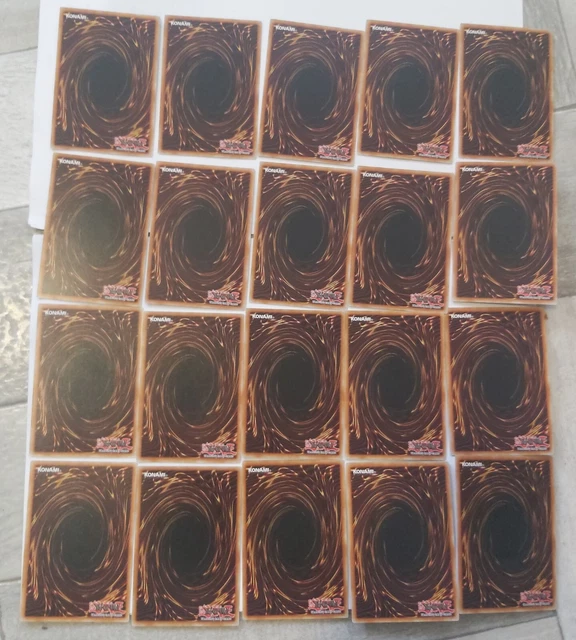 LOT DE 20 cartes YU-GI-HO , 10 cartes première édition 1996 comme neuve ...