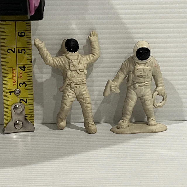 VINTAGE BOLEY PLASTIC Astronaut Spaceman Toy 2” Figures X2 1998 Space ...