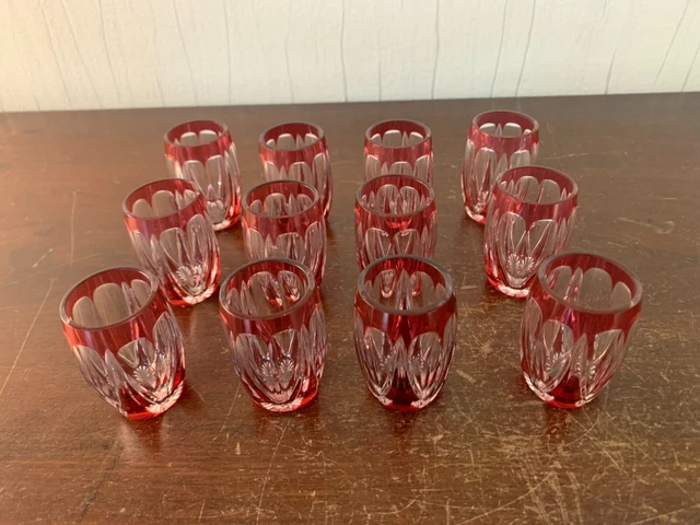 15 VERRES À digestif en cristal overlay rouge de Saint Louis (prix à la ...