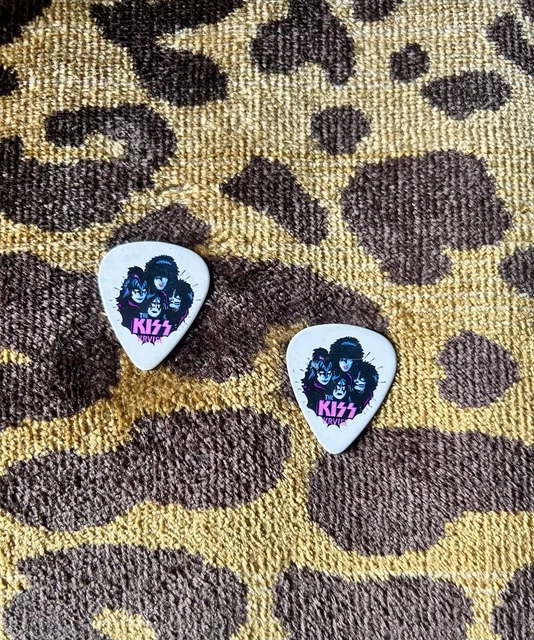 KISS KRUISE GUITAR Pick Collectable Tommy Thayer Eric Singer Rare $89. ...