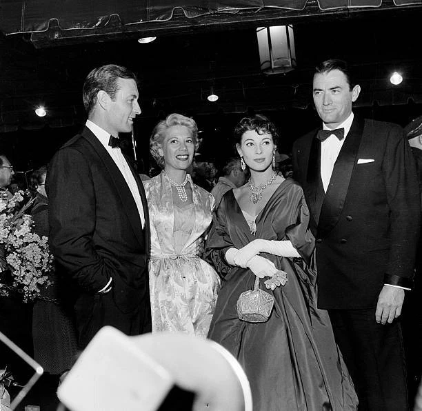 ACTOR GREGORY PECK And His Wife Veronique Passani 1956 OLD PHOTO 1 $9. ...