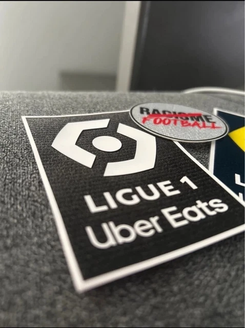 PATCH LIGUE 1 L1 thermocollant LFP 2023 2024+Logo Racisme noir et blanc ...