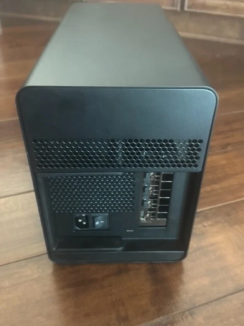 RAZER RC21-01310100-R3U1 CORE X Thunderbolt 3 Graphics Expansion ...