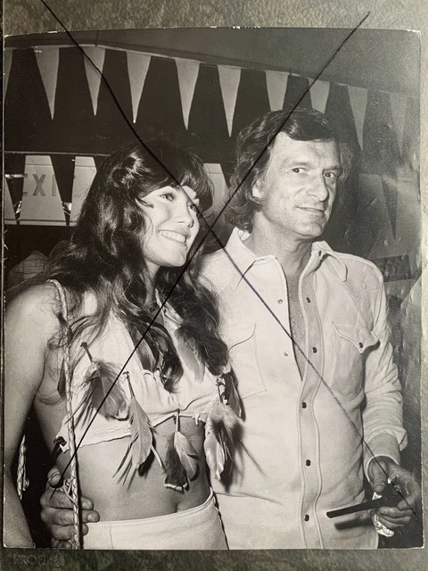 HUGH HEFNER - BARBI BENTON Rare photo de presse originale par NATE ...