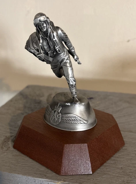WW2 BATTLE OF Britain RAF Pilot Figure Pewter Charles Stadden £31.03 ...