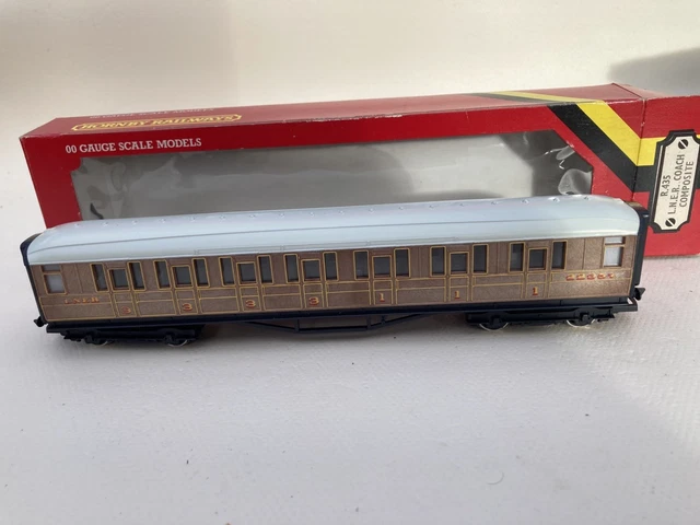 HORNBY RAILWAYS R435 LNER 'Teak' livery' Composite Coach £4.99 ...