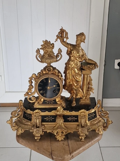 ANCIENNE PENDULE EN régule Doré Michelani Laligant Non Testé EUR 200,00 ...