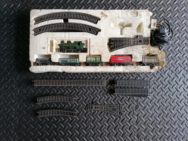 HORNBY RAILWAYS ELECTRIC Train Set R175 GWR Freight Set mid 70's £35.00 ...