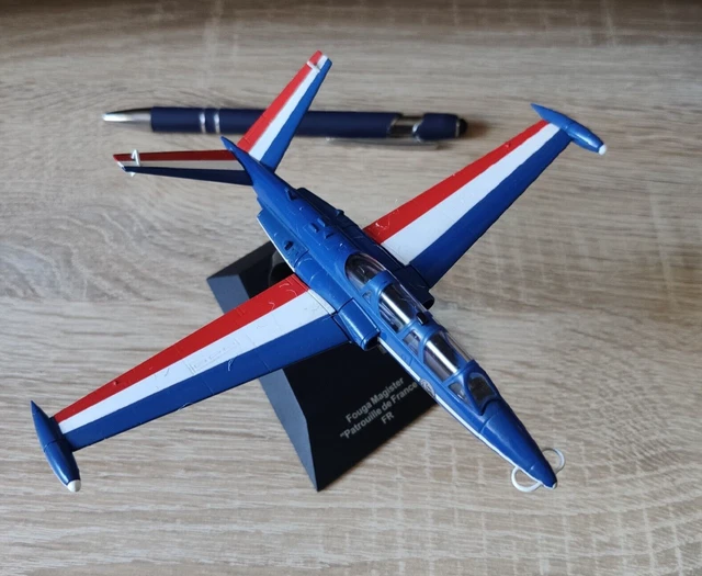 ALTAYA AVION FOUGA MAGISTER PATROUILLE DE FRANCE 1/72 (roues collées ...