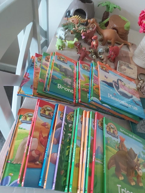DEAGOSTINI DINOSAURS AND FRIENDS BOOKS,DINOS,CAVES PLAY SET £20.00 ...