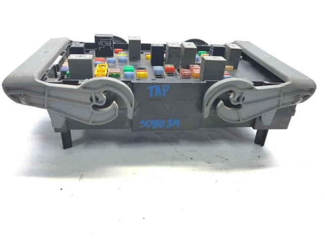 2011-2014 CHEVROLET GMC 2500HD 3500HD Duramax LMM 6.6L Fuse Relay Box ...