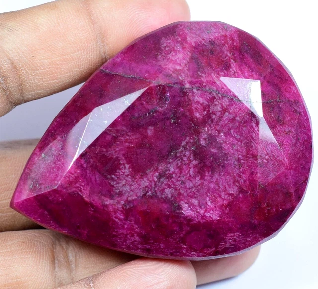 663.0 CT NATUREL Géante Rubis Rouge Certifié Poire Coupe Museum Grade ...