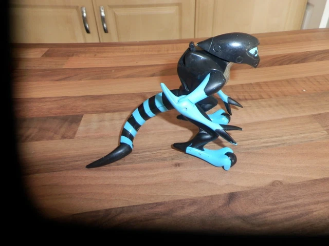 CARTOON NETWORK BEN 10 DNA Alien Heroes XLR8 Clear Chest Action Figure ...