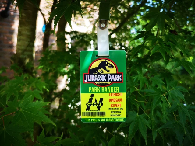 JURASSIC PARK - Prop InGen Security ID Cards/ Cosplay ID Card Badges £8 ...
