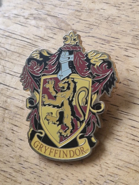 HARRY POTTER GRYFFINDOR Universal Studios Official Enamel Large Pin ...
