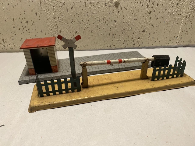 MÄRKLIN SPUR 0 Bahnübergang mit Läutewerk nicht vollständig #26 EUR 9,99 - PicClick DE