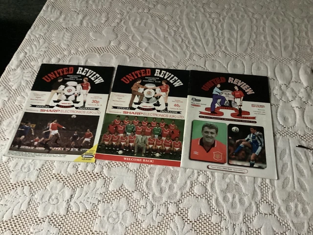 MANCHESTER UNITED REVIEW programmes v west ham united £1.23 - PicClick UK