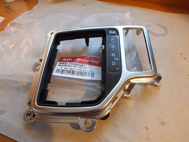 NEW KIA SPORTAGE 10> Gear shift indicator surround trim cover ...