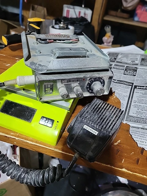VINTAGE PACE MODEL CB143 23CH CB Radio Transceiver with Microphone ...