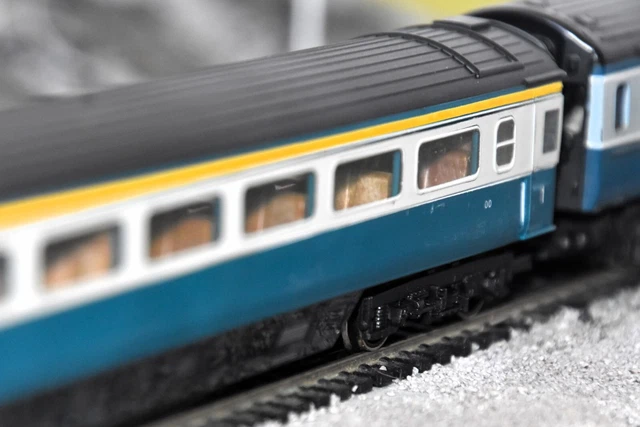 HORNBY R428 BRITISH Rail InterCity 125 HST Mk3 Coach BOXED 1st Blue ...