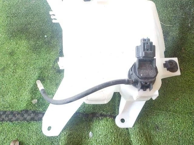 TOYOTA COROLLA AXIO 2012 DBA-NRE160 Windshield Washer Tank [Used ...