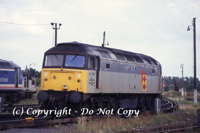 ORIGINAL 35MM DIESEL RAILWAY SLIDE CLASS 47 47339 EASTLEIGH MPD 11-07 ...