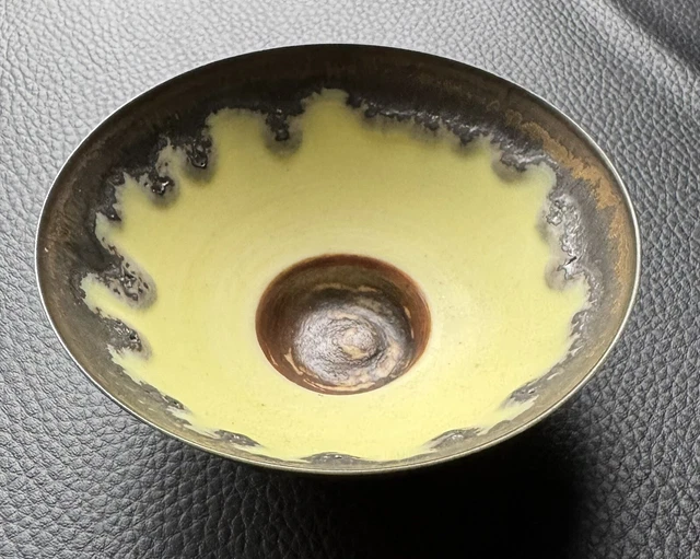 PETER WILLS, BRITISH Studio Pottery, pale yellow bowl 10 cms diameter ...