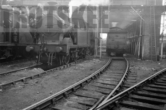 LARGER NEGATIVE BR British Railways Steam Loco 31523 Class H c1950s £6. ...