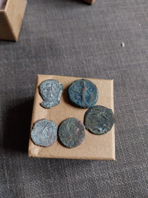LOT OF 5 ANCIENT ROMAN COINS. 3rd/4th CENTURY. METAL DETECTING FINDS. -GENUINE- £40.00 - PicClick UK