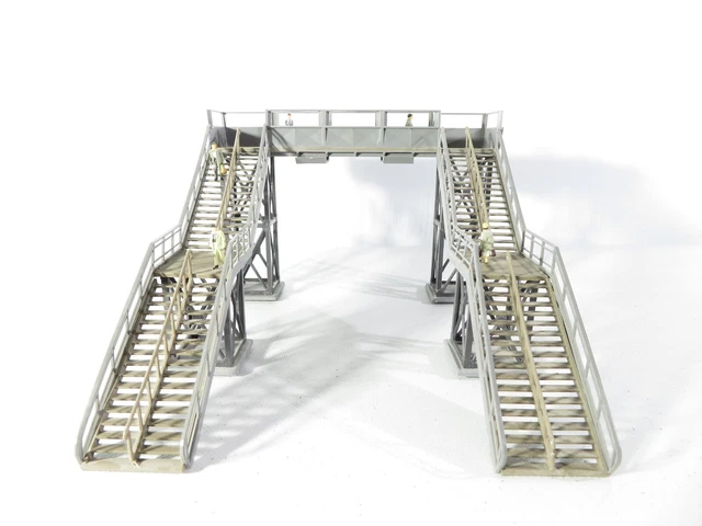 AUHAGEN H0 11363 Fußgängerbrücke mit Figuren fertig gebaut EUR 2,00 ...