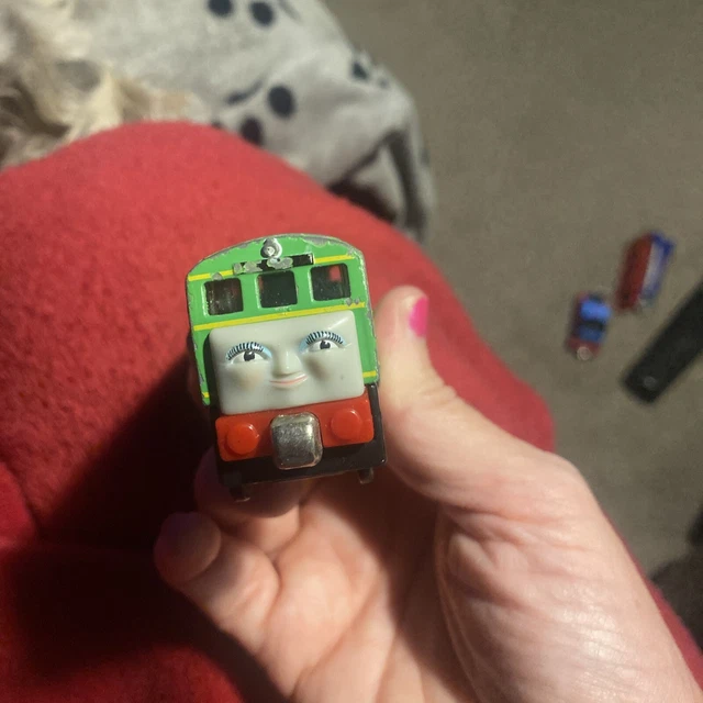 THOMAS THE TANK Engine & Friends Take N Play Diecast Trains Daisy £4.99 ...