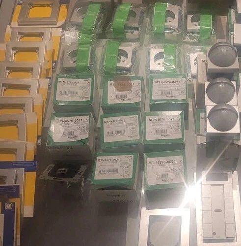 SCHNEIDER KNX LOT Appareillage SYSTEM M EUR 2.850,00 - PicClick IT