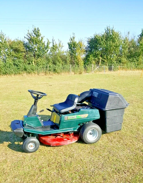 HAYTER HERITAGE 10/30 RIDE ON MOWER 30 inch Deck with rear grass ...