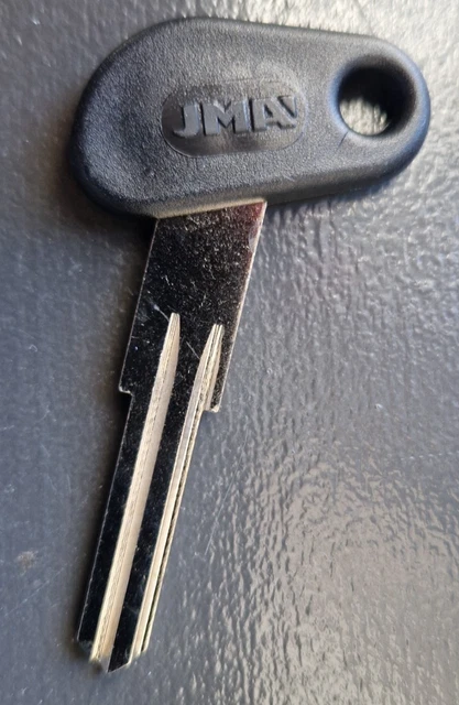 GIANT BIKE BATTERY Key T82 T83 Series Abus Ebike Lock Cut From A Photo R A Code £9.99 - PicClick UK