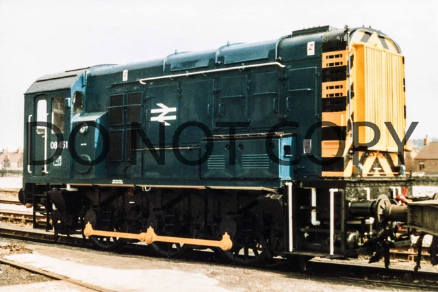UK DIESEL TRAIN Railway Photograph Of Class 08 08451. Rm08-98 £1.70 ...