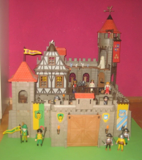 ÄLTERES PLAYMOBIL /GROSSE Klicky Ritterburg mit Figuren mit Zubehör EUR 82,50 - PicClick DE