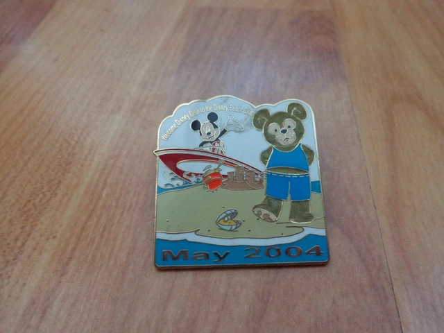 DISNEY BIENVENUE DISNEY Duffy Bear To The Beach Club May 2004 Broche ...