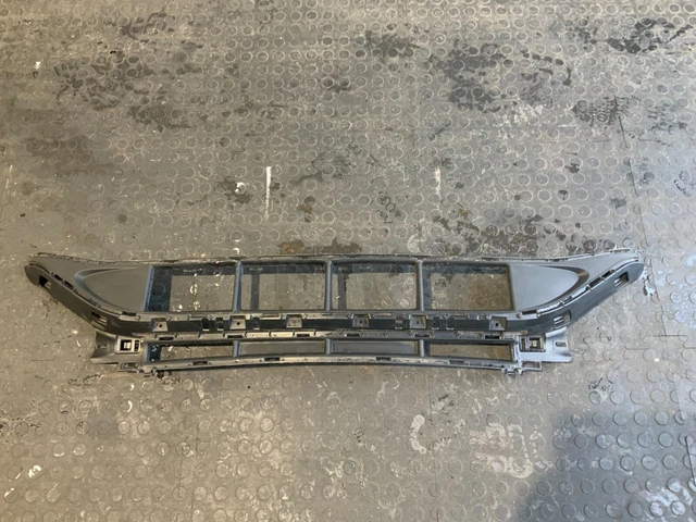 MERCEDES C-CLASS W206 Amg Front Bumper Lower Grill Broken A2068850602 ...