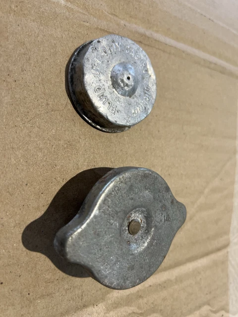 LAND ROVER SERIES Griling Fluid Cap And Tank Cap Pair £12.00 - PicClick UK