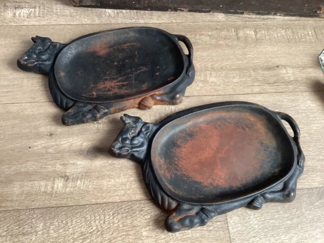 DEUX ANCIENNES ASSIETTES en fonte forme boeuf - déco jardin EUR 25,00 ...