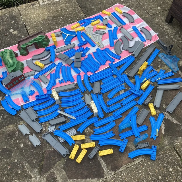 TOMY THOMAS THE Tank Engine 2001 Trackmaster Blue Track Huge Job Lot ...