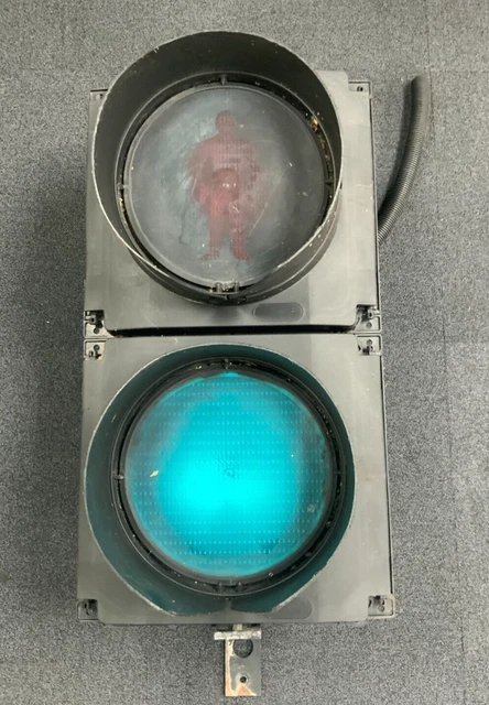 GENUINE 1990'S PEEK UK Pedestrian Traffic Light Red Man Green Man (2) £ ...