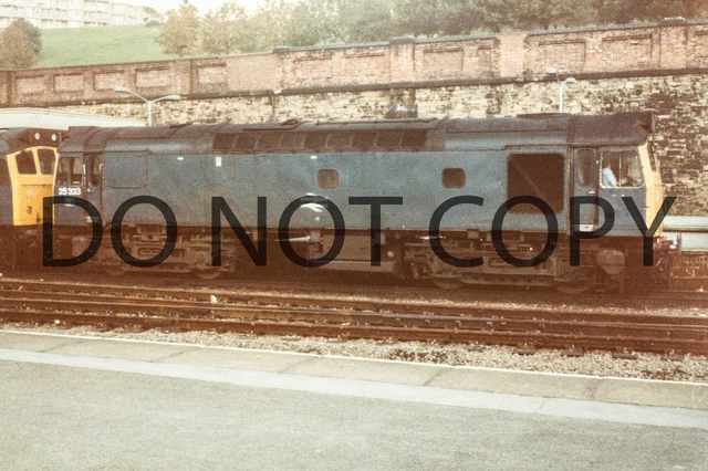 UK DIESEL TRAIN Railway Photograph Of Class 25 Loco 25323. Rm25-302 £1. ...