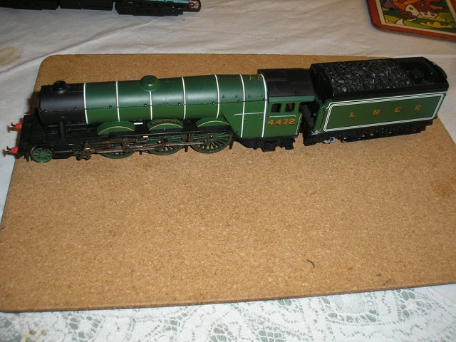 HORNBY LNER FLYING Scotsman 4472 Steam Locomotive 4-6-2 R2675 OO Gauge ...