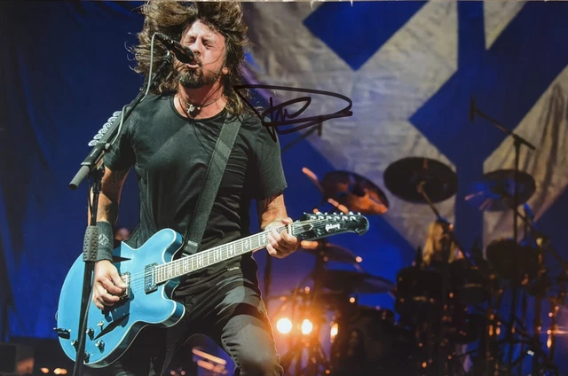 12X8 PHOTO HAND Signed by Dave Grohl - Foo Fighters Rock Star ...
