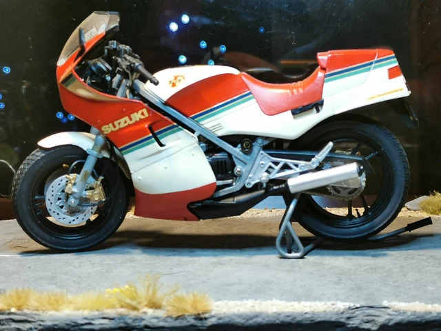 TAMIYA 1/12 SUZUKI RG250 Gamma Motorcycle Model Kit Built Display 14029 EUR 22,87 - PicClick DE