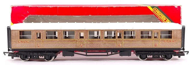 HORNBY R435 LNER 22357 Composite Corridor Coach in Teak - Rolling Stock ...