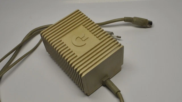 ORIGINAL NETZTEIL POWER Supply für Commodore Computer VC 64 C64 Trafo ...